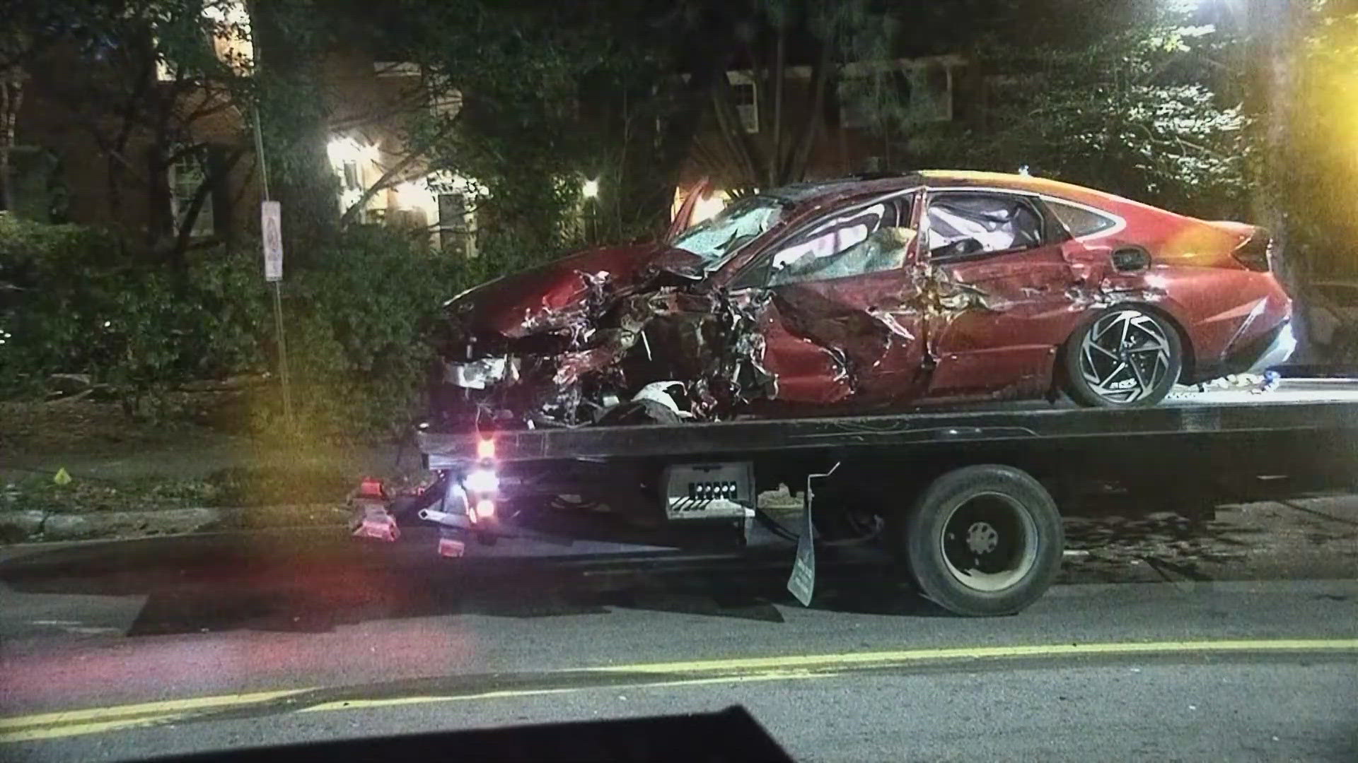 Crash on Ponce De Leon in DeKalb County closes lanes | 11alive.com