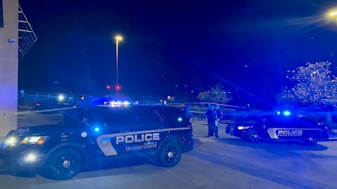 Man shot at Brookhaven shopping center | 11alive.com