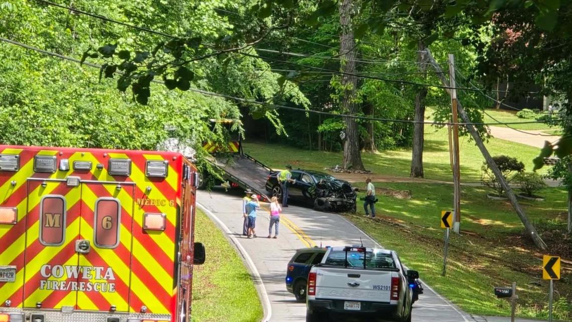 6 high school students hurt after serious single-car rollover crash in ...