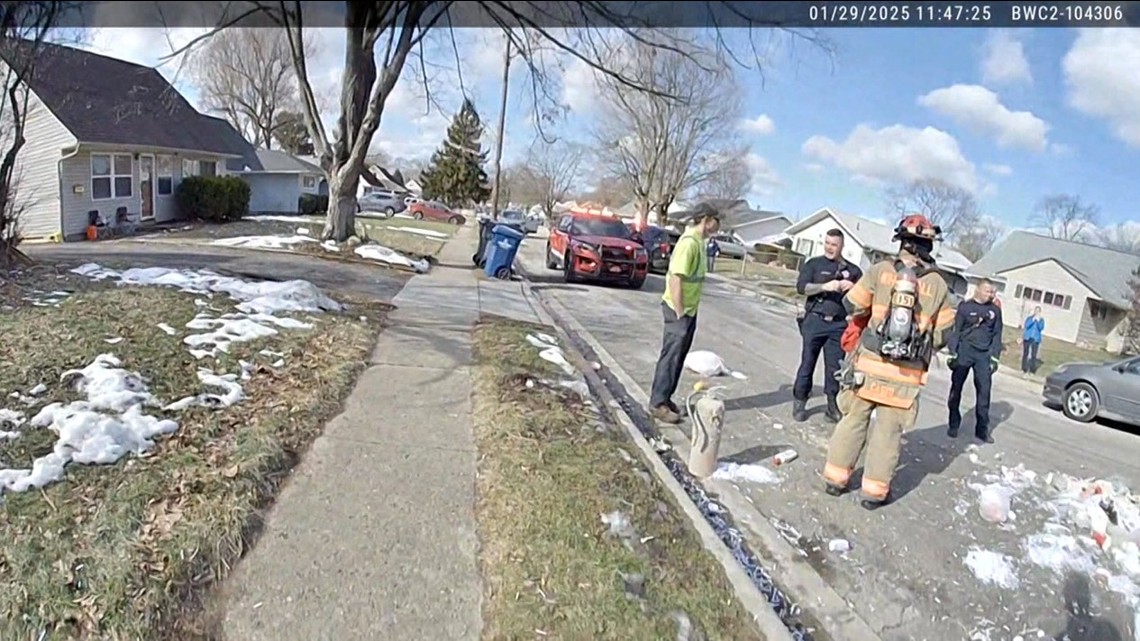 Oxygen tank explosion injures trash collectors | 11alive.com