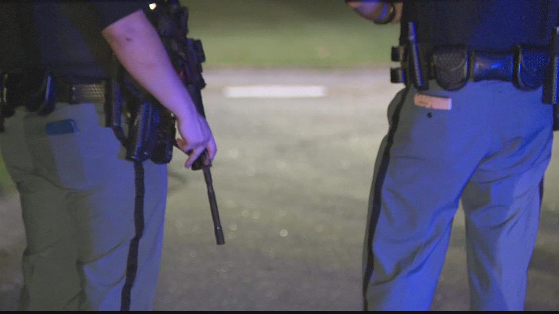 How serving warrants can be dangerous part of policing | Analysis ...