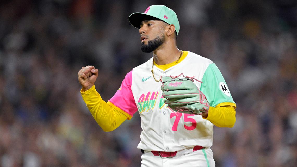 Braves signing reliever Robert Suarez to $45 million deal | 11alive.com