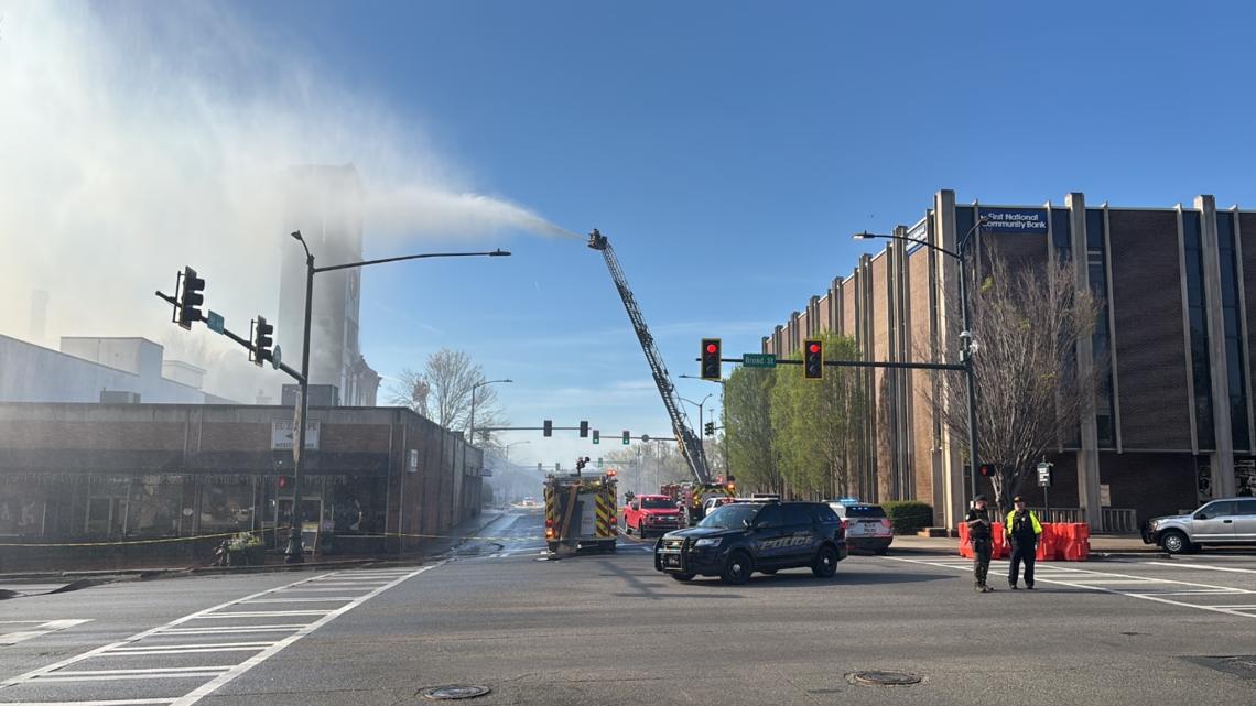 Major fire engulfs historic Floyd County Courthouse in Rome | 11alive.com
