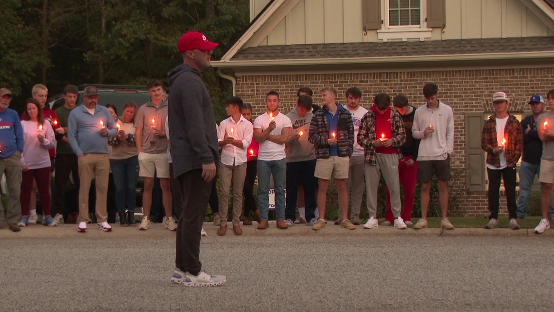 Elijah DeWitt remembered, honored, at vigil | 11alive.com