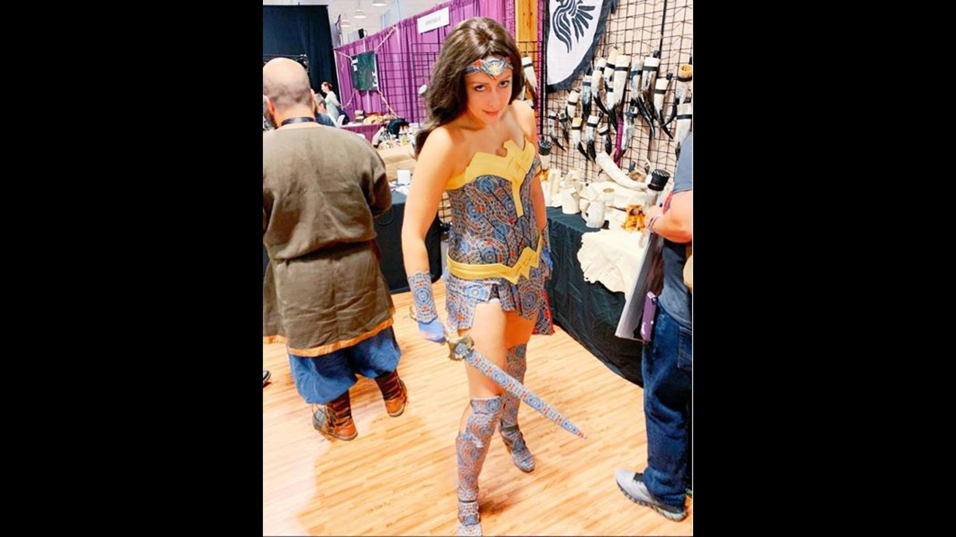 Cult of the Carpet: Dragon Con fans honor Marriott Marquis design ...