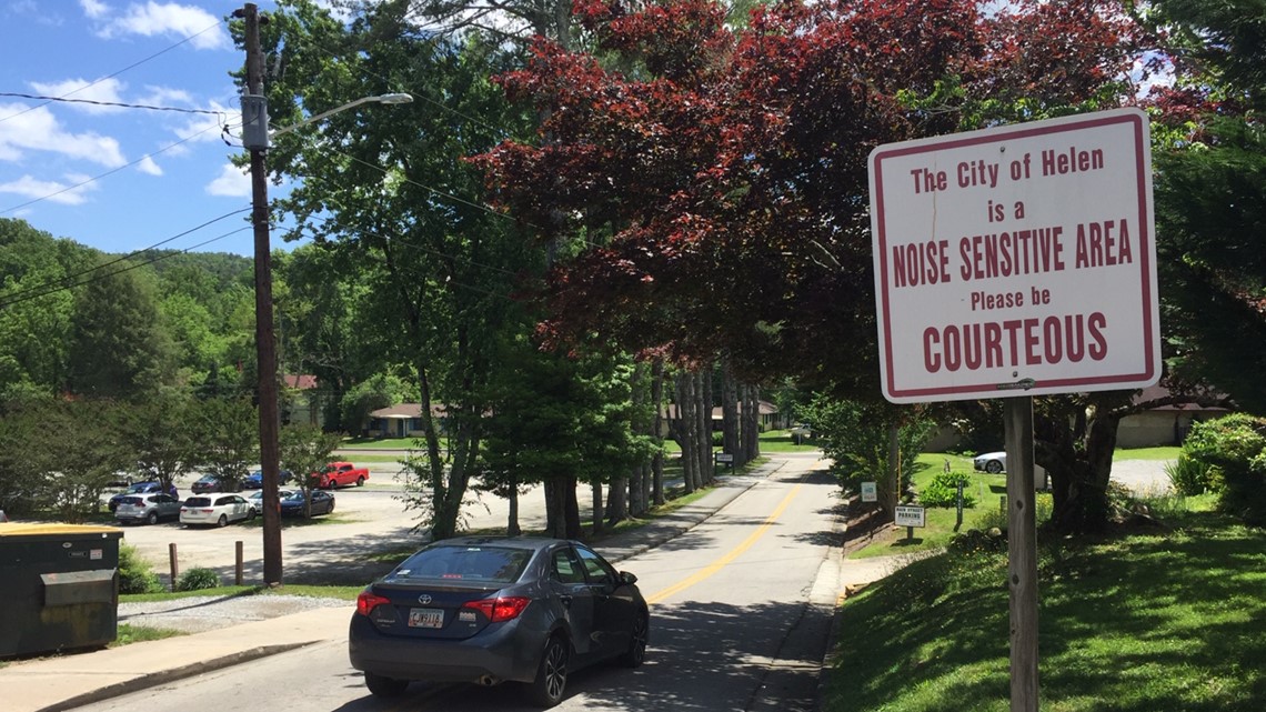 Helen, Georgia police defend arresting F-bomb dropping man | 11alive.com