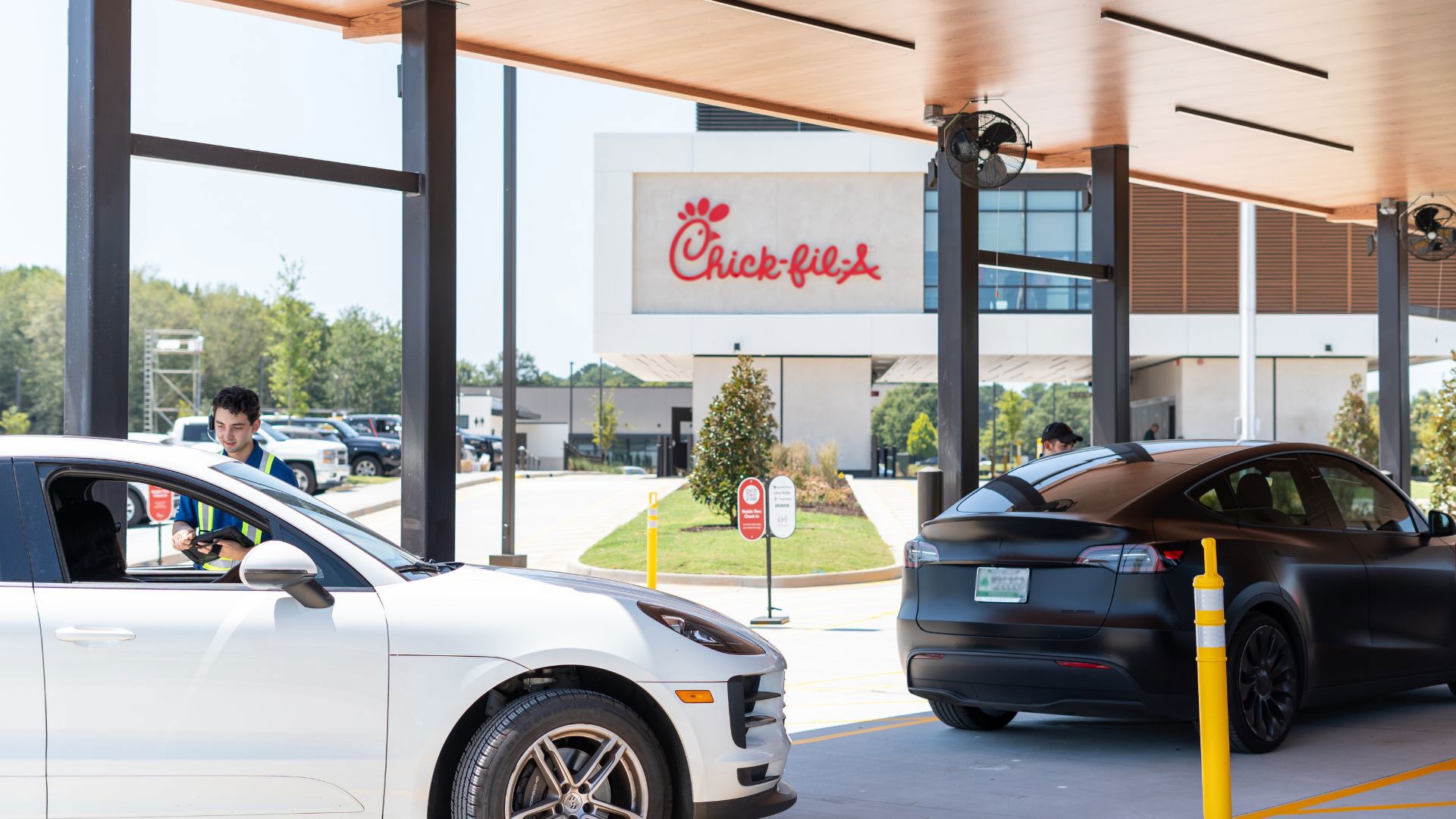 New Chick-fil-A elevated drive thru opens Jodeco Rd Henry County ...