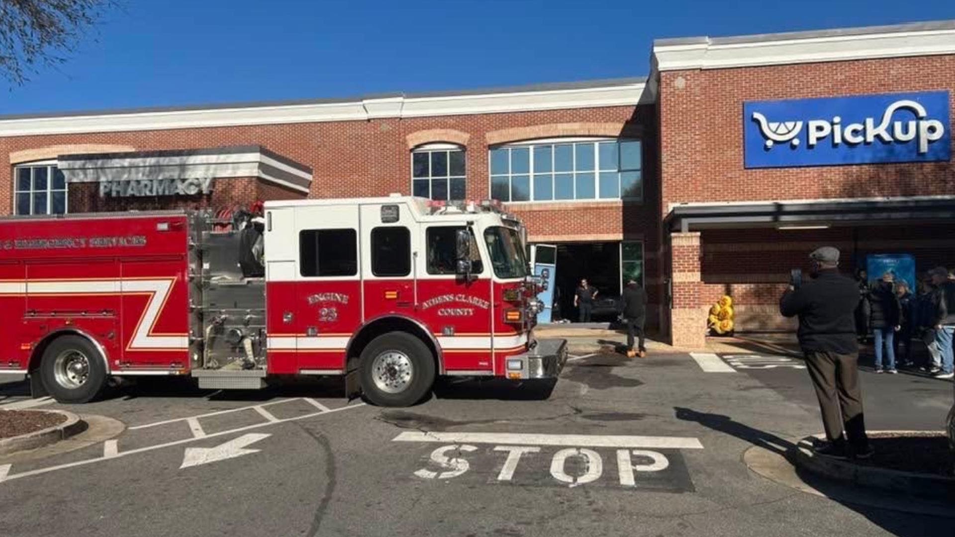 PHOTOS | Car plows into Athens Kroger near UGA campus | 11alive.com
