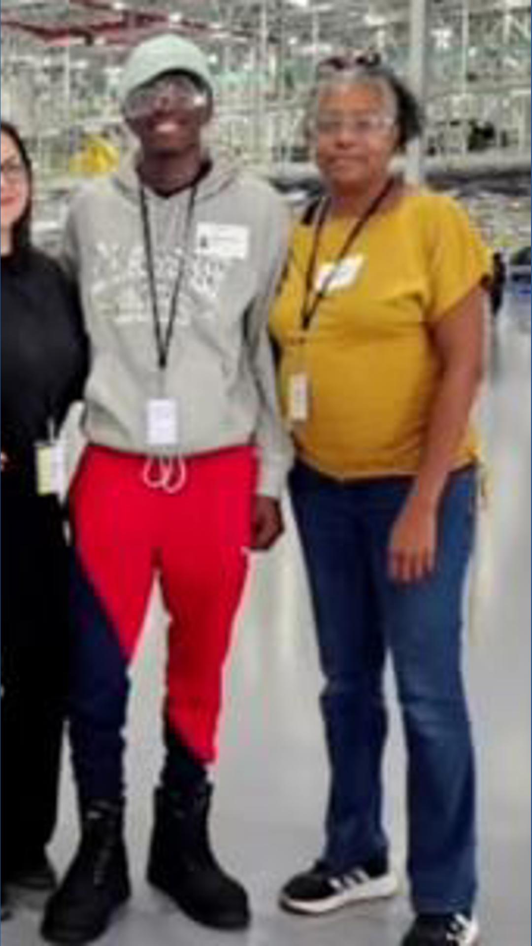 Burger King worker who went viral for rushing to job after graduation ...