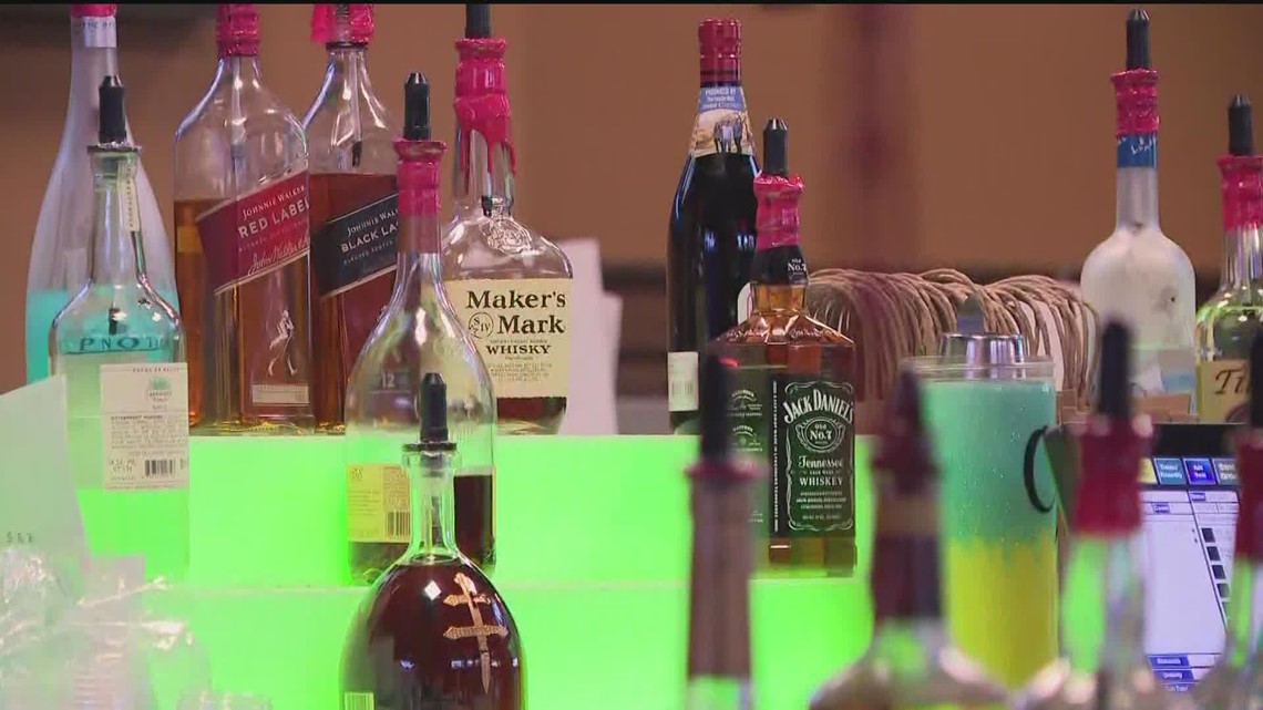 Bars in City of South Fulton to stay open until 3 a.m. again | 11alive.com