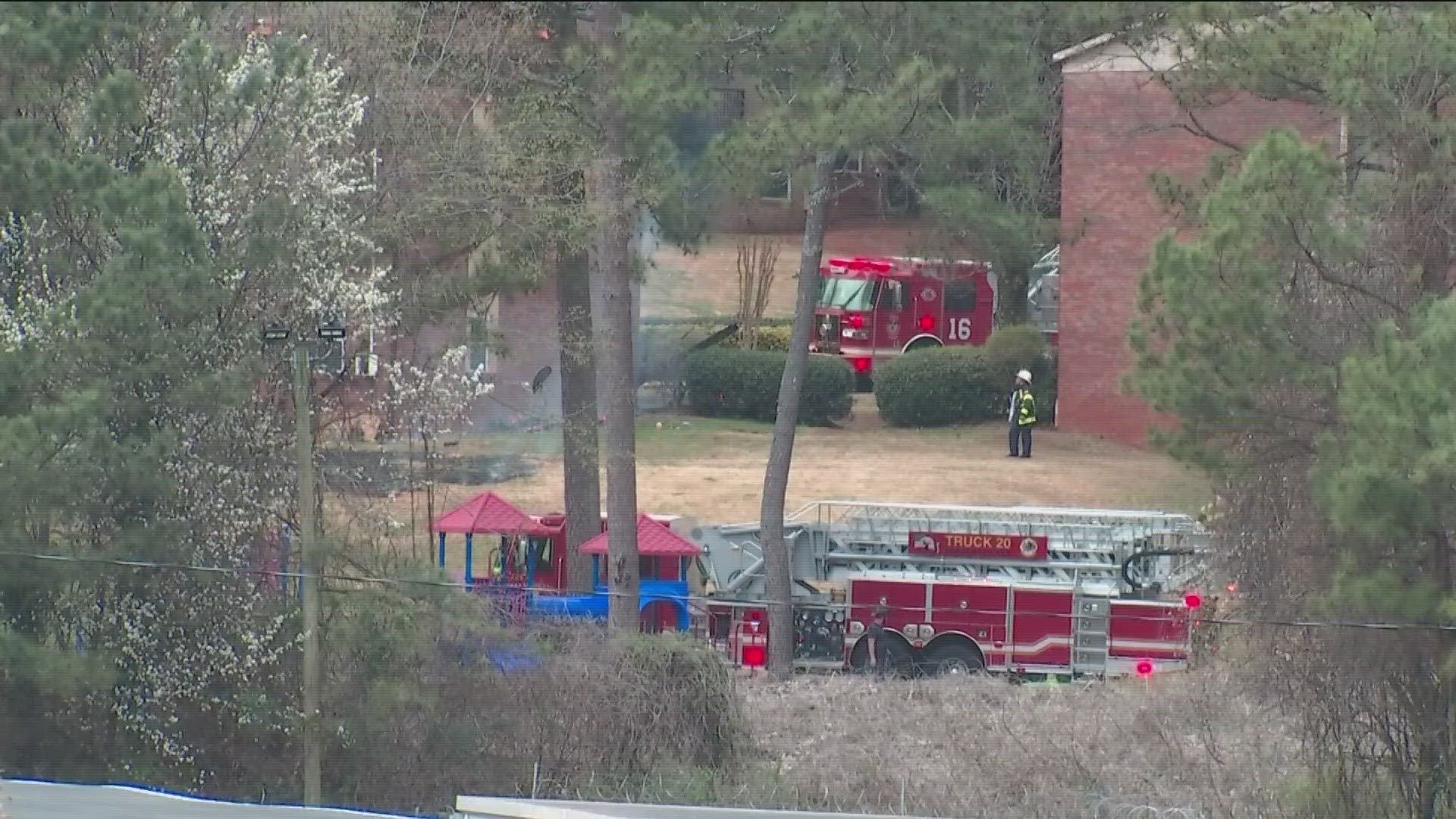 Large fire at DeKalb County apartments on Clubhouse Circle | 11alive.com