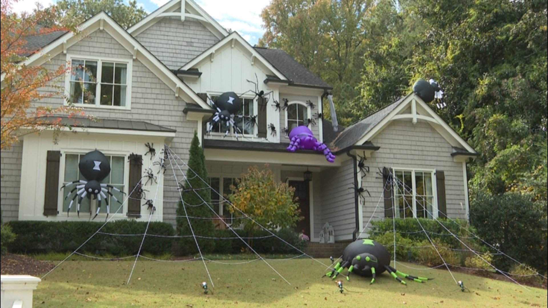 Halloween decorations in Atlanta: The best from around the metro ...