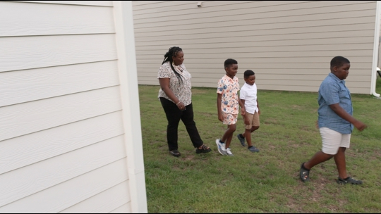 Mom of 3 struggles with Georgia Dream lender | 11alive.com