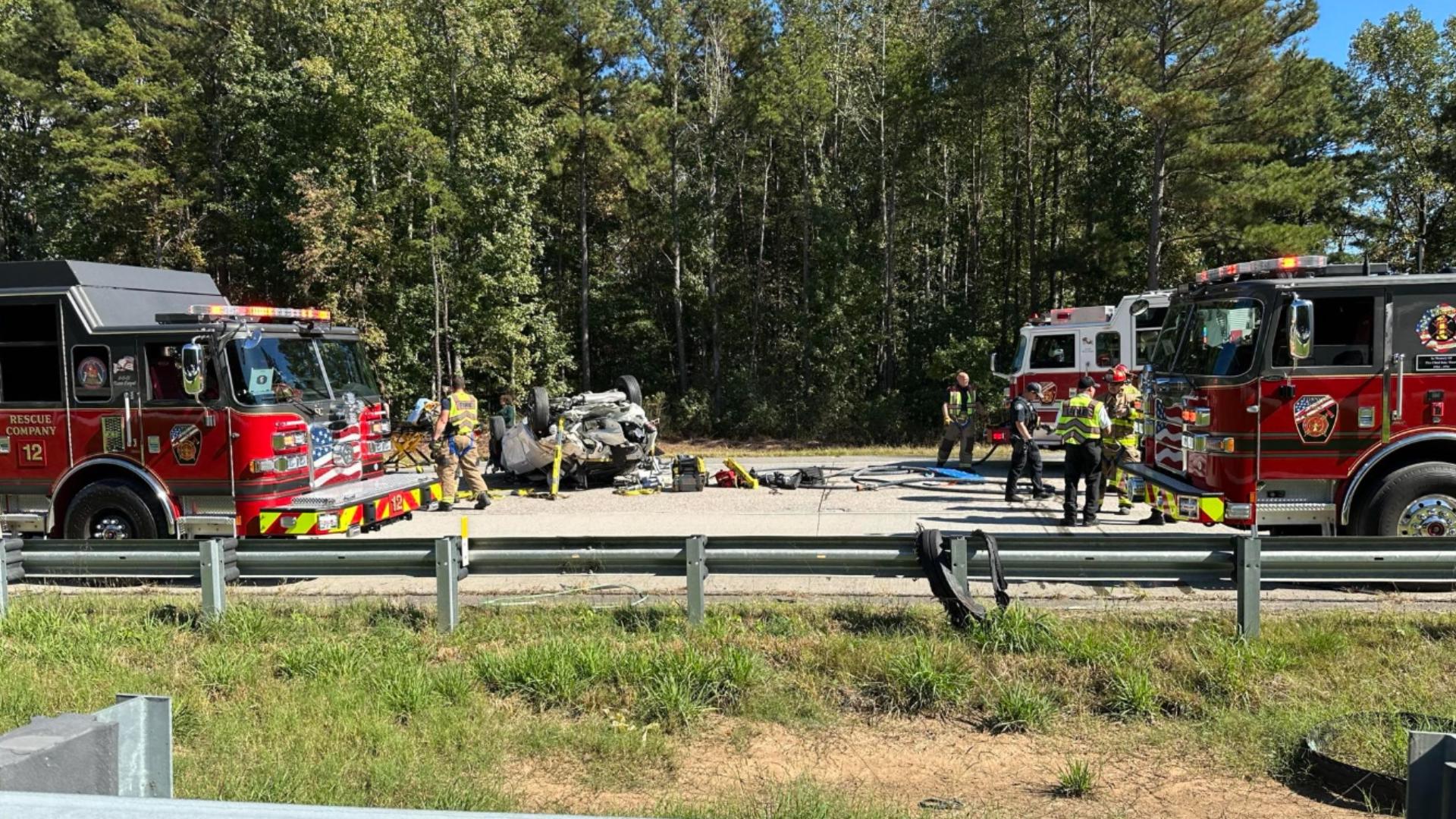 Multiple people trapped after multi-vehicle crash on Georgia 400 ...