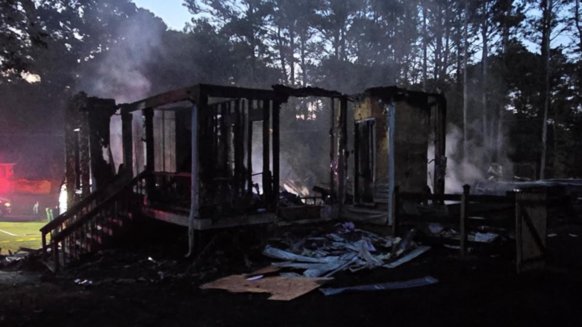 Three people escape Paulding County house fire, officials say | 11alive.com