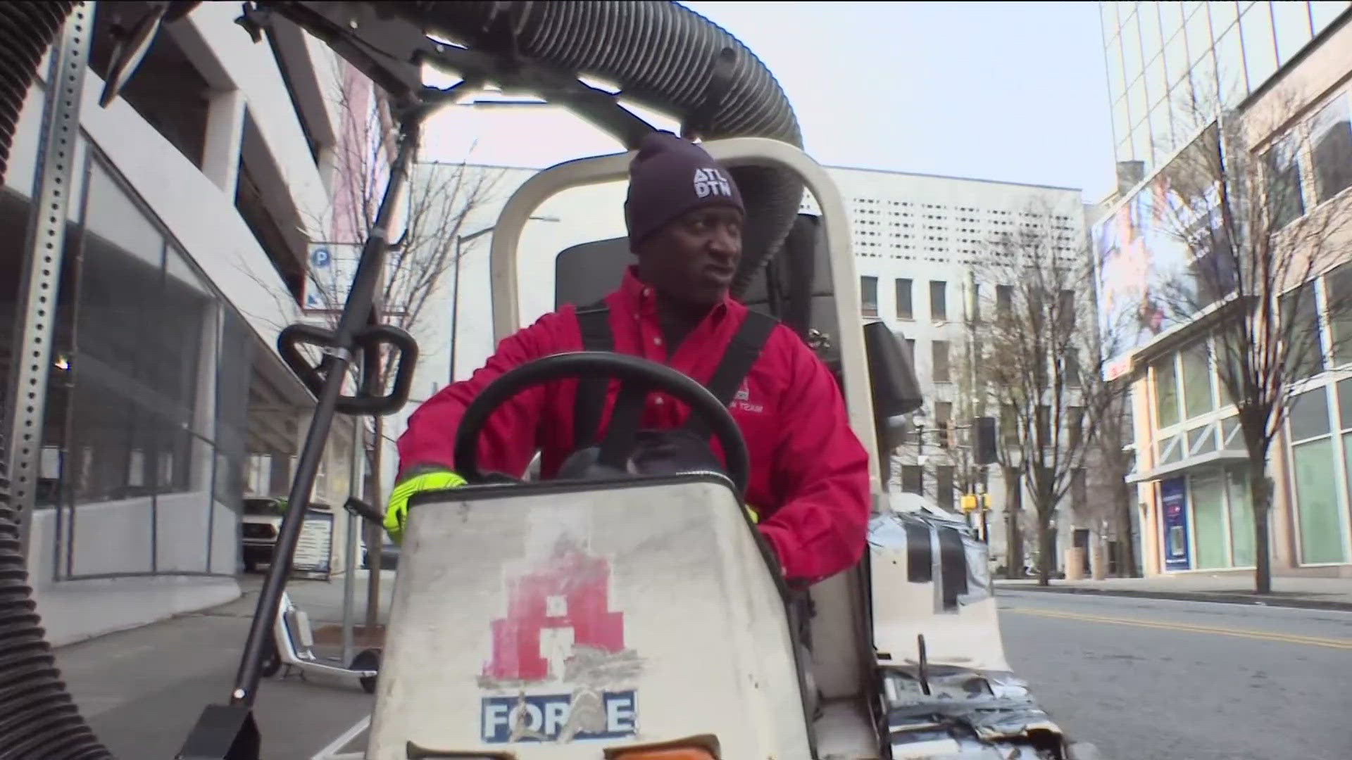 Man navigates way out of homelessness through Atlanta Downtown ...
