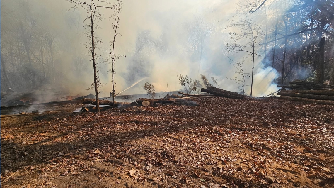 Fire crews in Barrow County battle large brush fire | 11alive.com