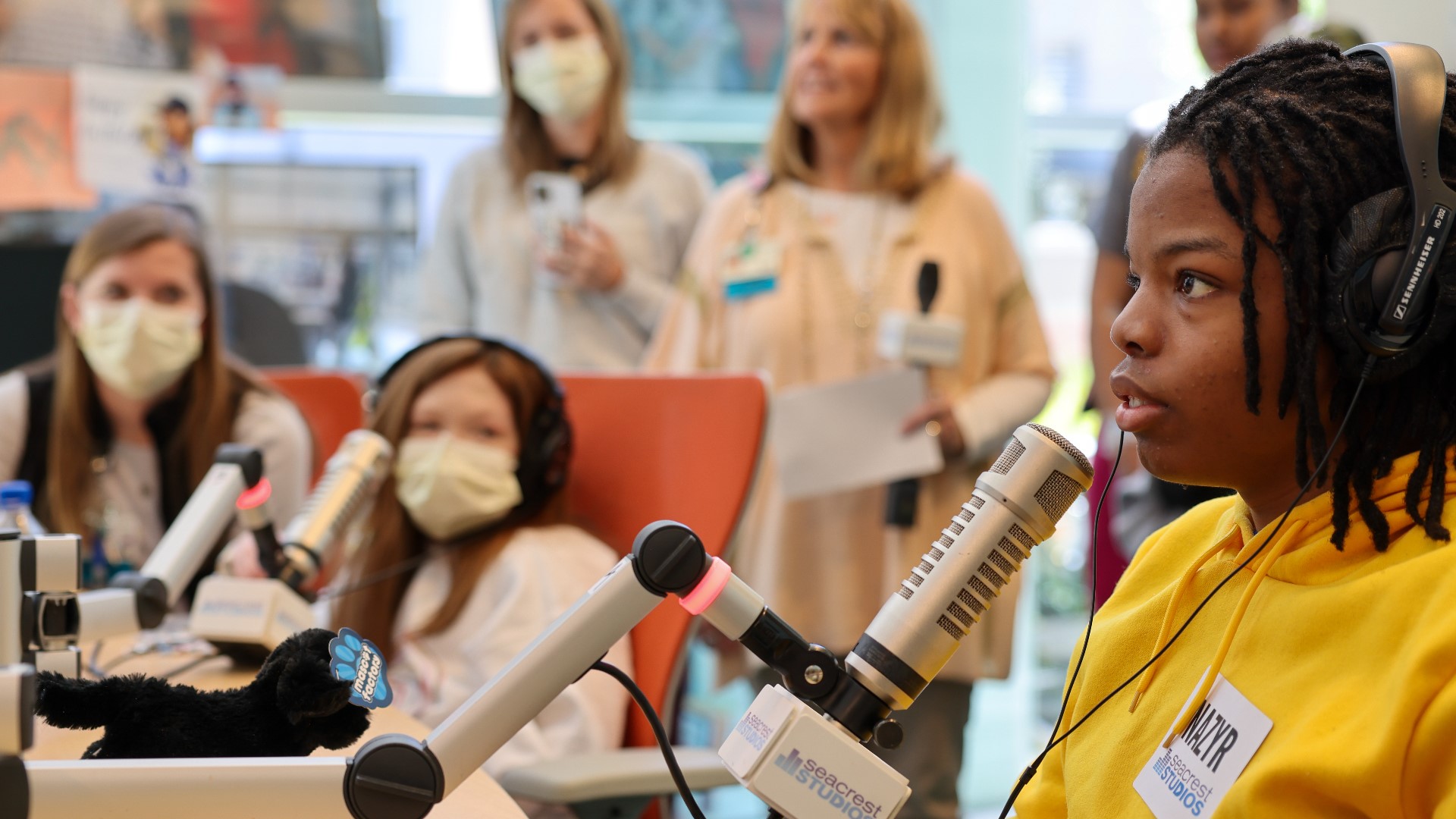 Ryan Seacrest visits Children's Healthcare of Atlanta | 11alive.com
