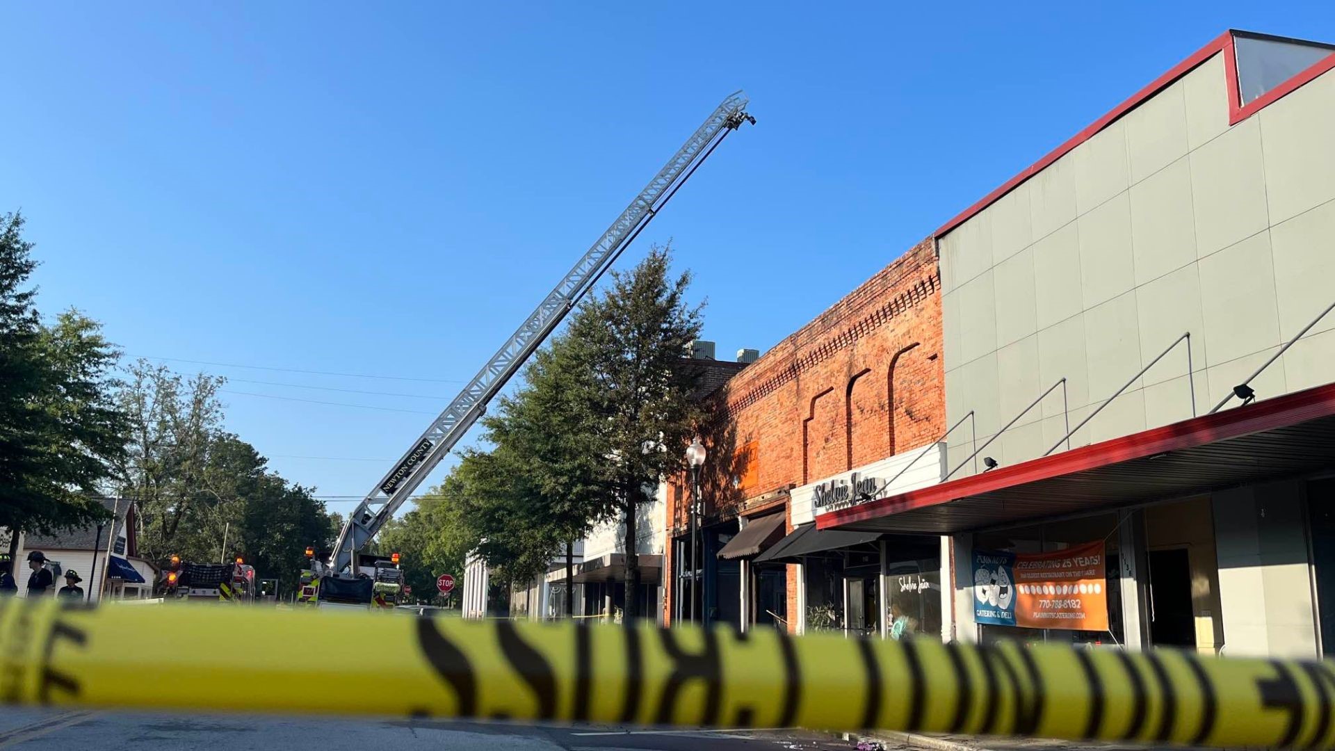 Fire engulfs Covington Square on movie night; businesses in ruins ...