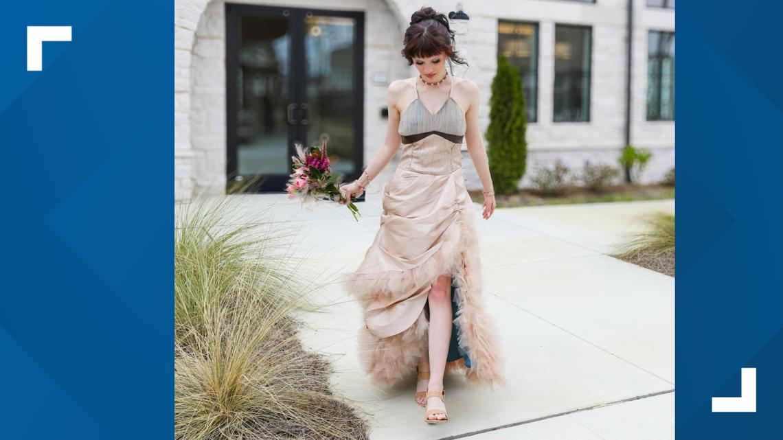 Apalachee High student wins custom gown design contest | 11alive.com