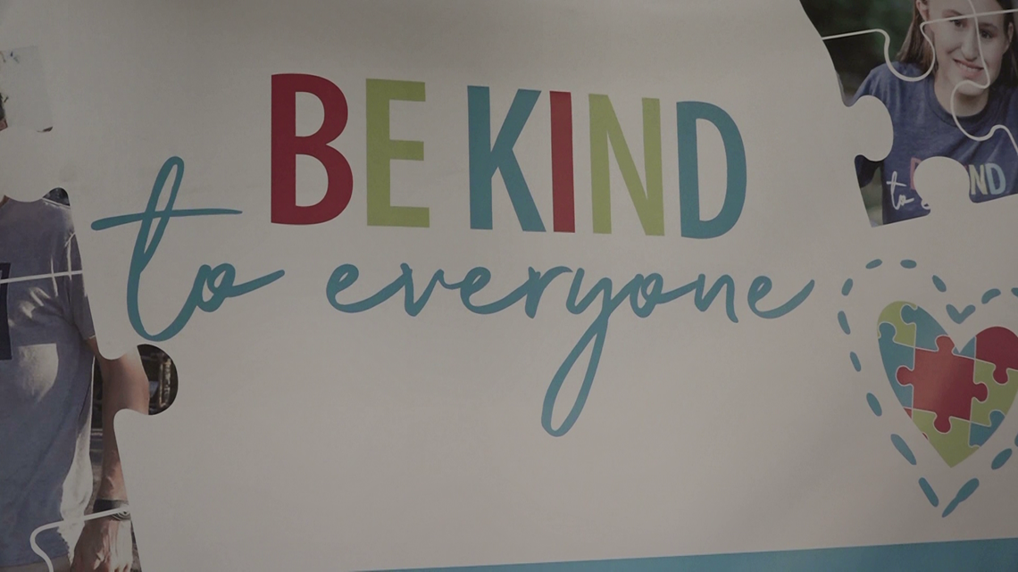 Jordyn Moore's 'Be Kind to Everyone' campaign | 11alive.com